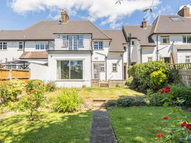 4 bed house for sale