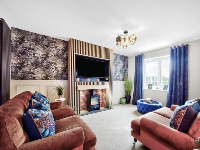4 bed house for sale