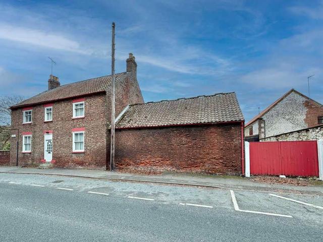 4 bed house for sale