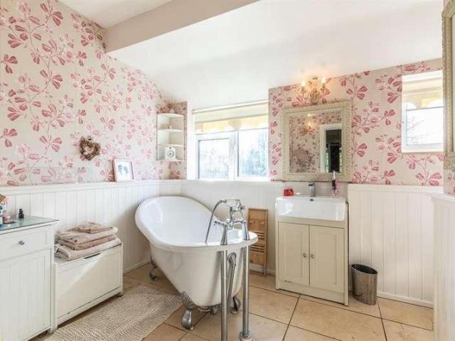 4 bed house for sale