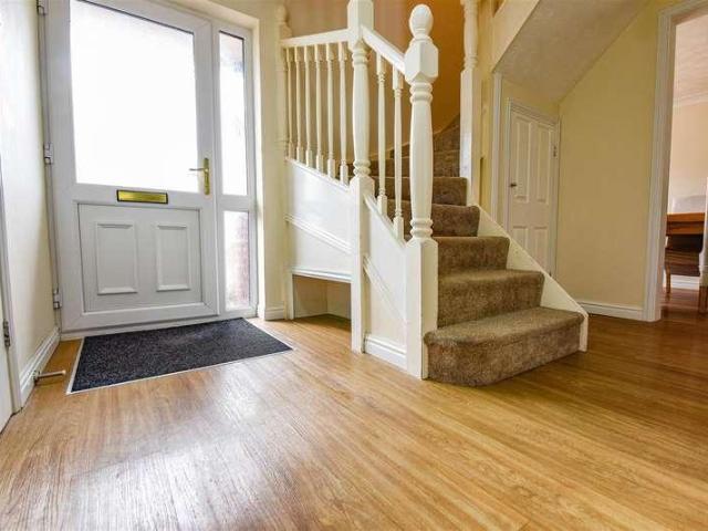 4 bed house for sale