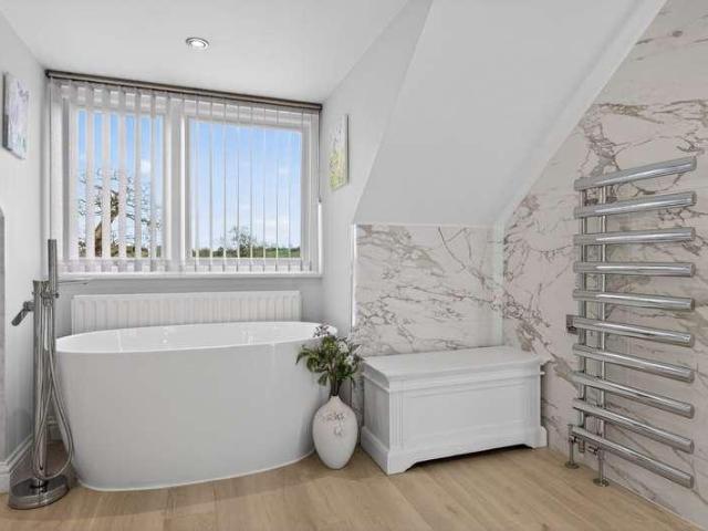 4 bed house for sale