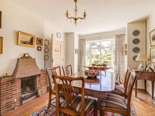 4 bed house for sale