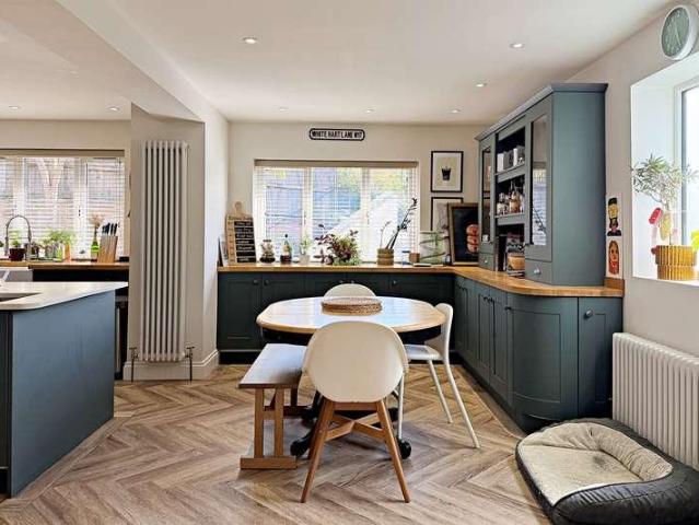4 bed house for sale