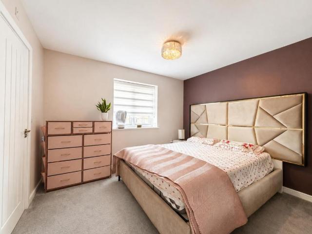 4 bed house for sale