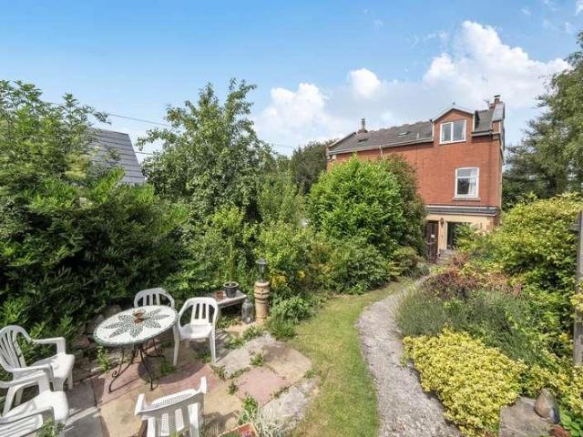 4 bed house for sale