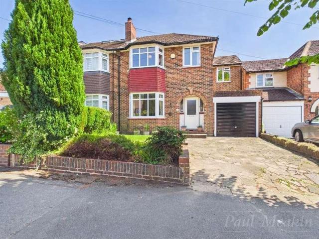 4 bed house for sale