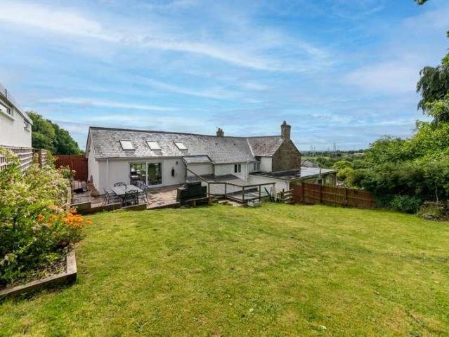 4 bed house for sale