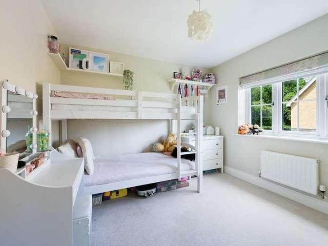 4 bed house for sale