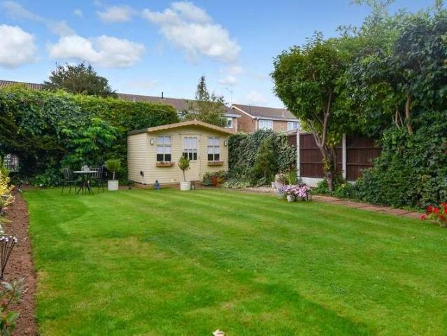 4 bed house for sale