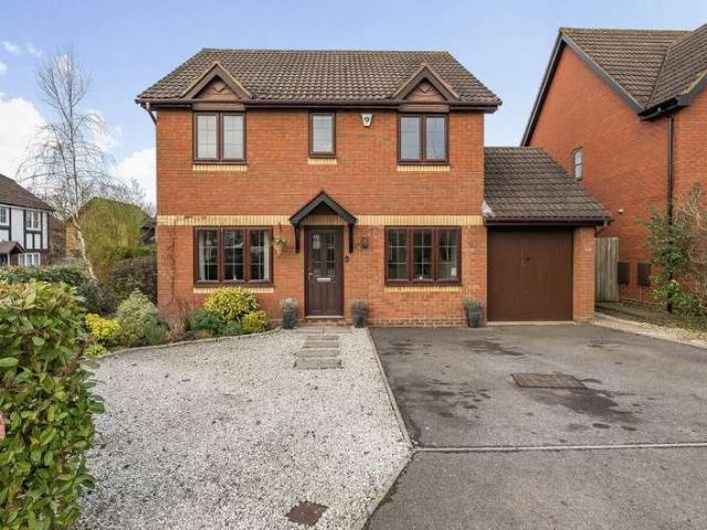 4 bed house for sale