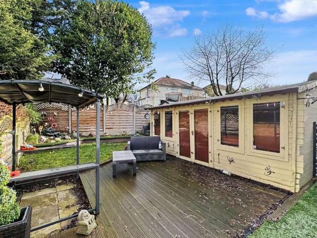 4 bed house for sale