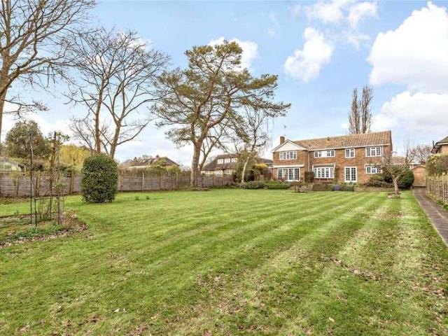 5 bed house for sale