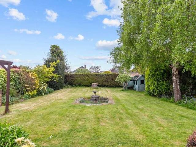 4 bed house for sale
