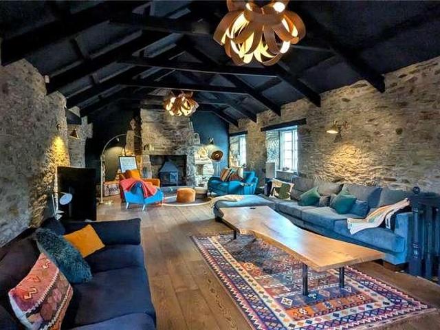 4 bed house for sale