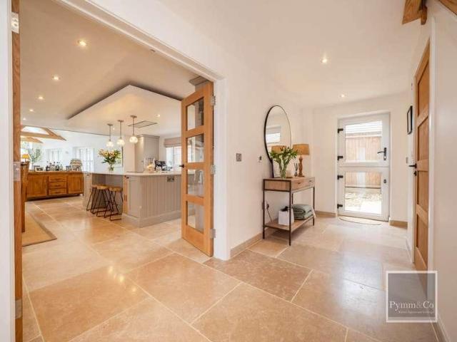 4 bed house for sale