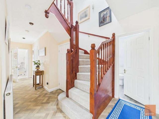 4 bed house for sale