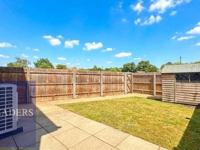 4 bed house for sale