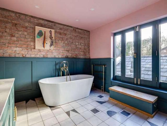 4 bed house for sale