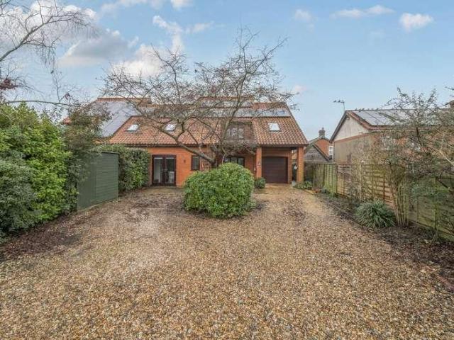 4 bed house for sale