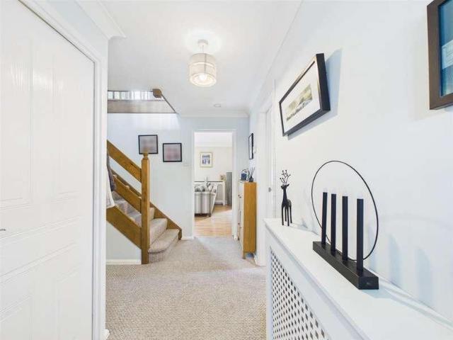 4 bed house for sale