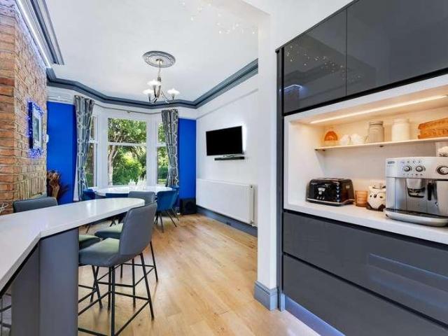 4 bed house for sale