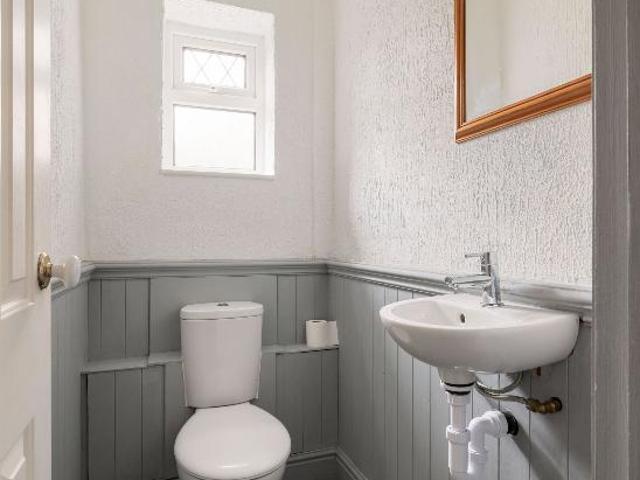 4 bed house for sale