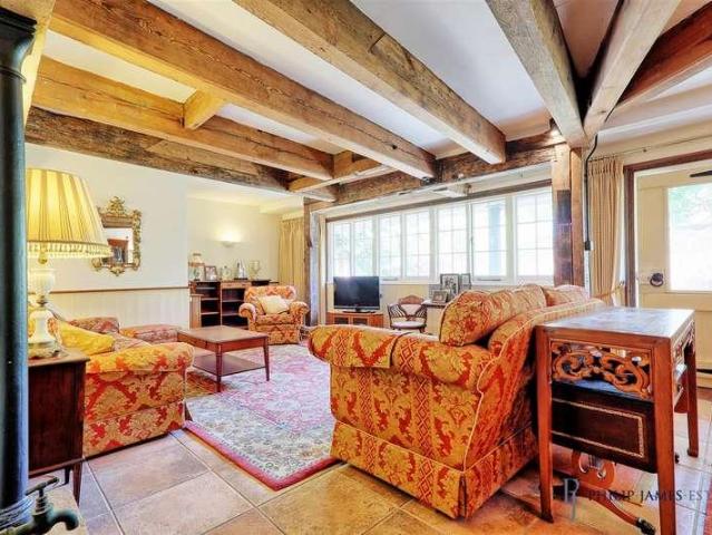 4 bed house for sale