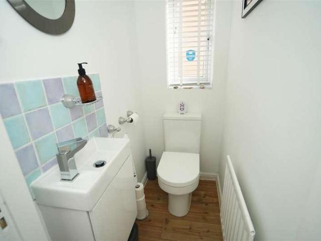 4 bed house for sale
