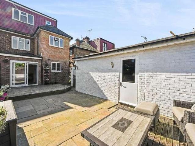 4 bed house for sale