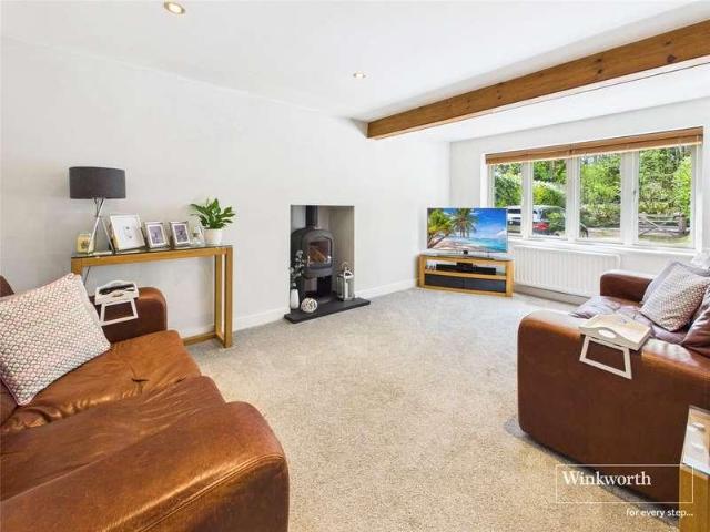 4 bed house for sale