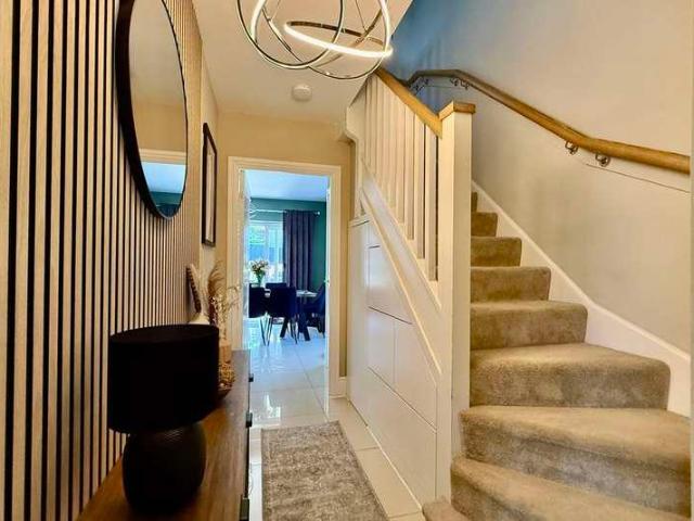 4 bed house for sale
