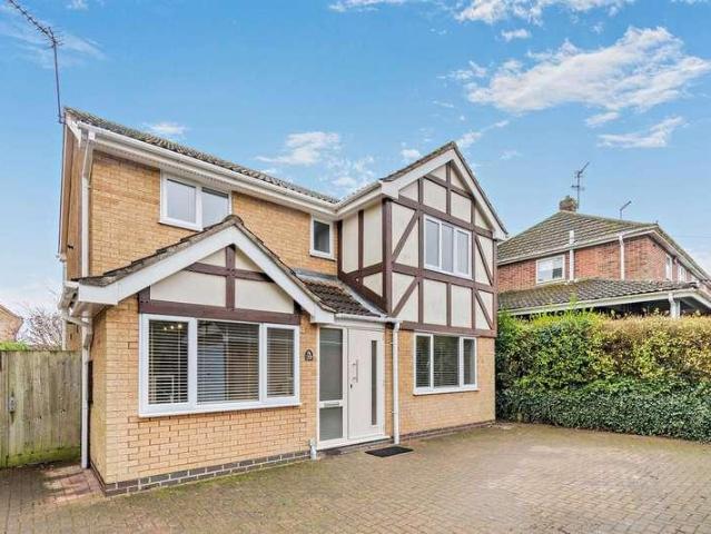4 bed house for sale