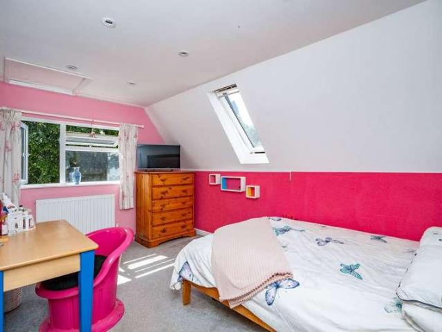 4 bed house for sale