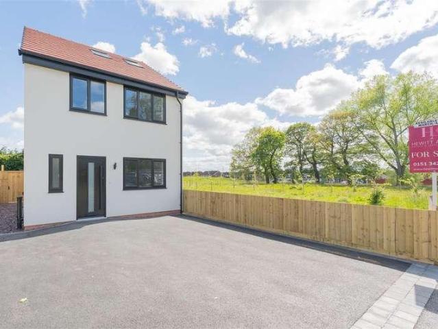 4 bed house for sale