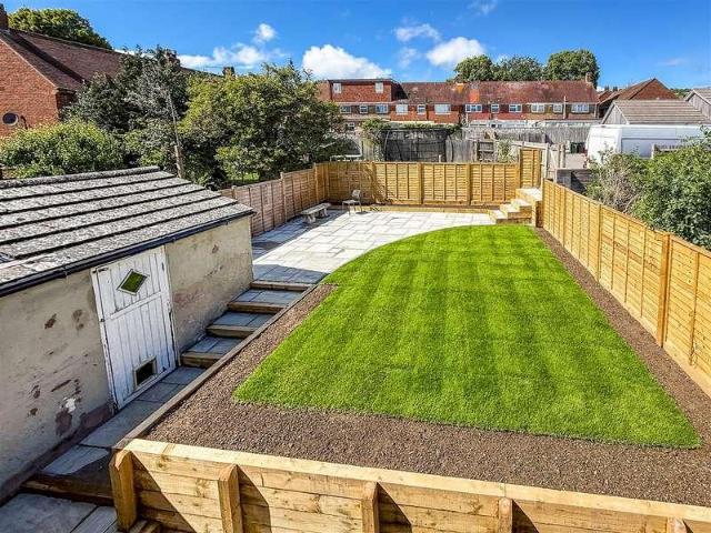 4 bed house for sale