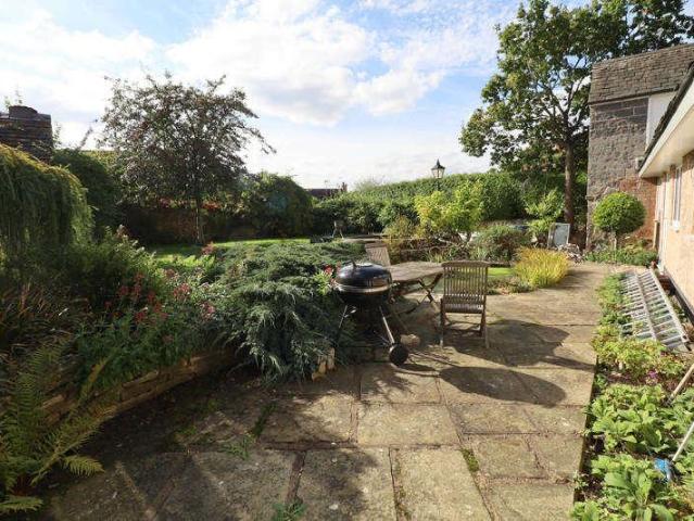 4 bed house for sale