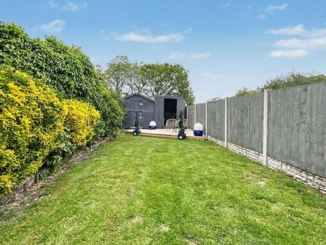 4 bed house for sale