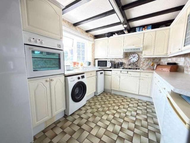 4 bed house for sale