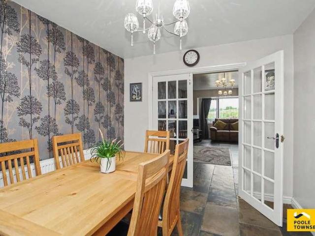4 bed house for sale