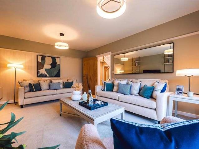 4 bed house for sale