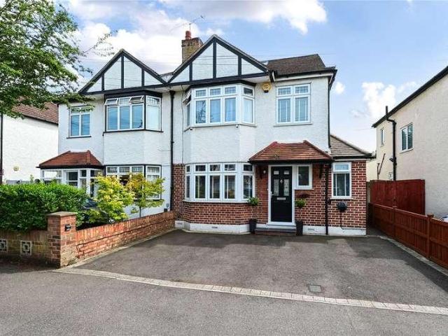4 bed house for sale