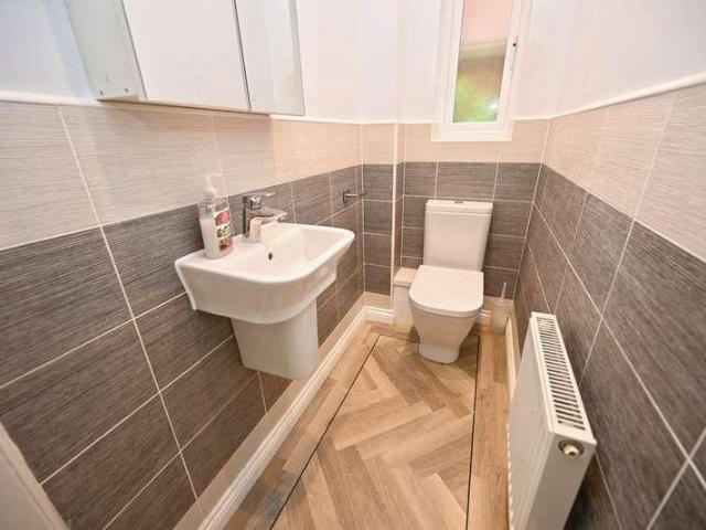 4 bed house for sale