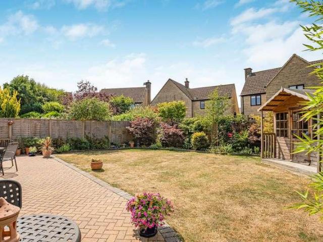 4 bed house for sale