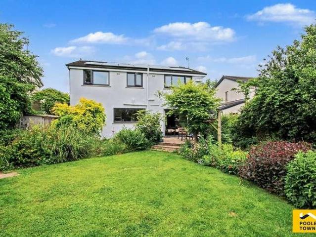 4 bed house for sale