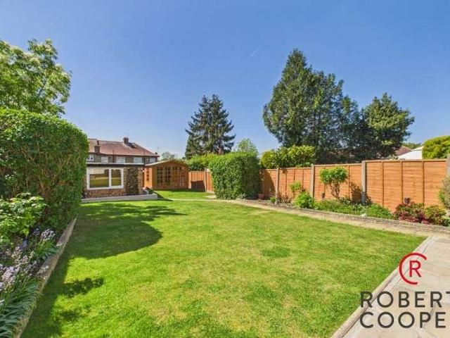 4 bed house for sale