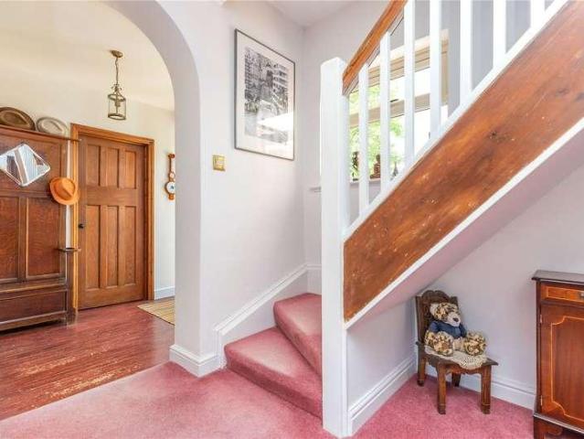 4 bed house for sale