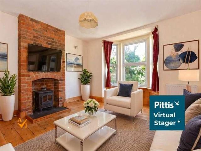 4 bed house for sale