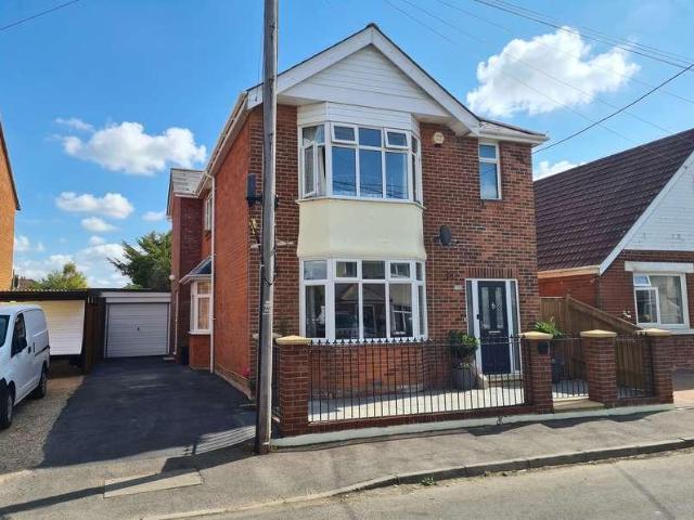 4 bed house for sale