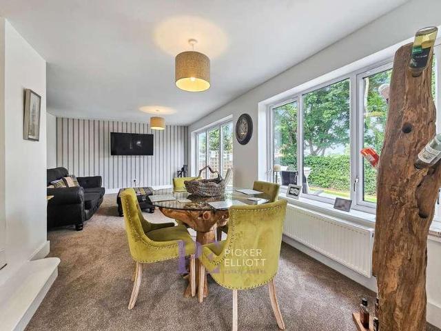 4 bed house for sale
